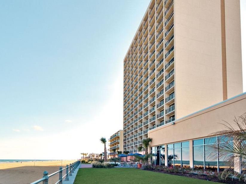 Работи на бригада в Wyndham Virginia Beach Oceanfront Hotel
