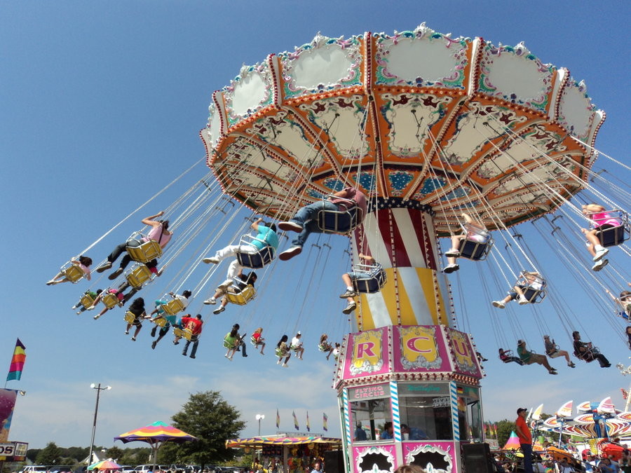 Работи на бригада в Spectacular Rides. Научи повече!